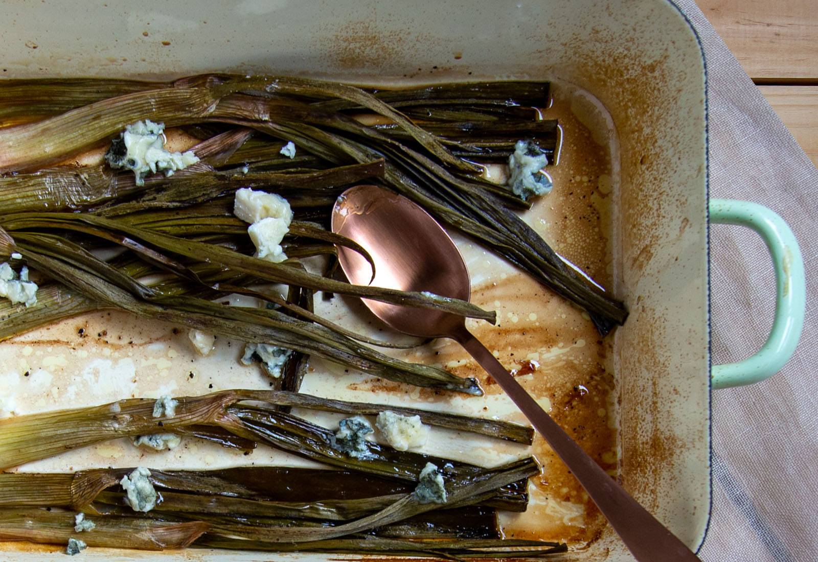 Cebollines asados con roquefort – | Clementina